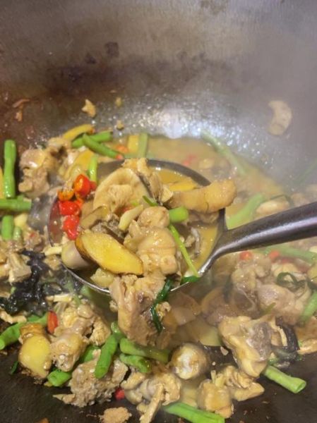 鸡火锅的做法_最正宗的做法-第1张图片-山城妙识