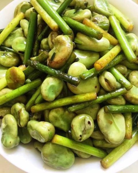 蒜苗蚕豆怎么炒好吃_蒜苗蚕豆的做法窍门-第2张图片-山城妙识