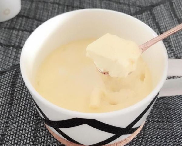 简易版牛奶布丁不用烤怎么做_不用烤箱的牛奶布丁配方-第1张图片-山城妙识