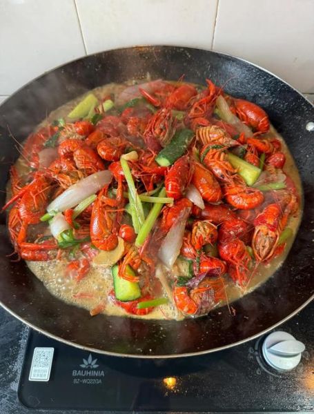 小龙虾怎么煮才入味_煮小龙虾用冷水还是热水-第2张图片-山城妙识