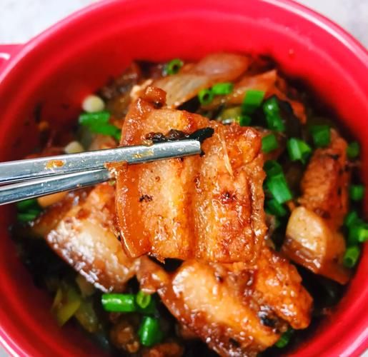 炖五花肉怎么做好吃_炖五花肉的做法窍门-第1张图片-山城妙识