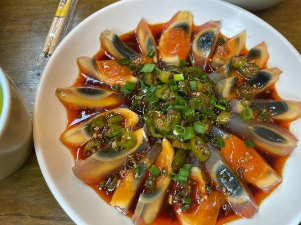 皮蛋炒青椒怎么做才好吃_皮蛋炒青椒的正宗做法窍门-第2张图片-山城妙识 皮蛋炒青椒怎么做才好吃_皮蛋炒青椒的正宗做法窍门-第2张图片-山城妙识