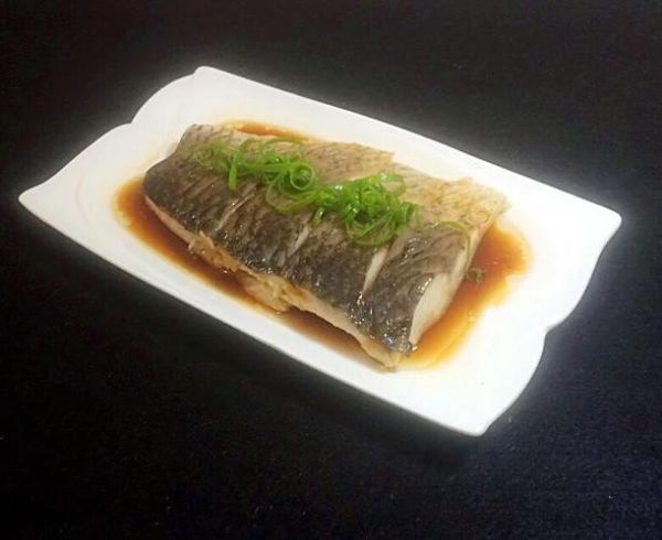 清蒸草鱼怎么做才鲜嫩_清蒸草鱼最正宗的做法-第1张图片-山城妙识