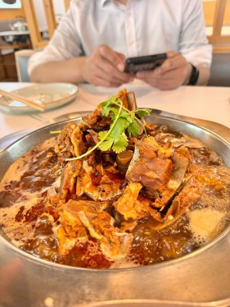 羊蝎子好吃吗_羊蝎子为什么那么香-第1张图片-山城妙识