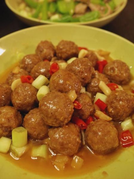 肉丸子炒菜怎么做好吃_家常肉丸子炒菜做法大全-第2张图片-山城妙识