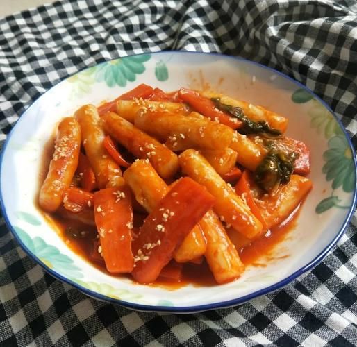 炒切片年糕的家常做法_年糕怎么炒不粘锅-第1张图片-山城妙识