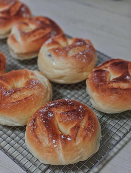 牛奶面包怎么做_牛奶面包热量高吗-第2张图片-山城妙识