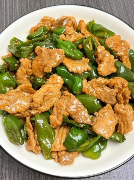 青椒肉片怎么炒才嫩_青椒肉片用什么肉最好-第2张图片-山城妙识