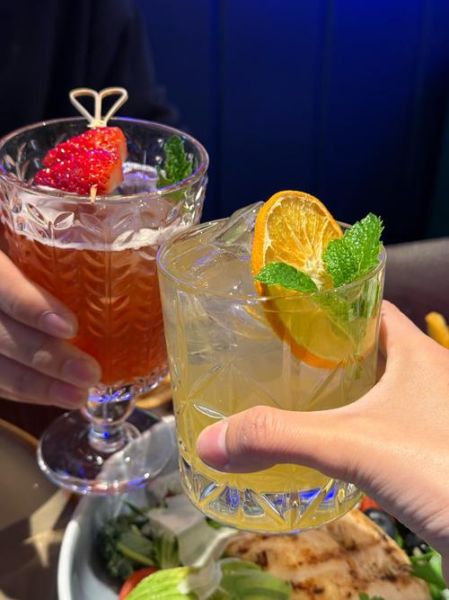 吃大餐怎么拍照好看_吃大餐配什么饮料-第1张图片-山城妙识