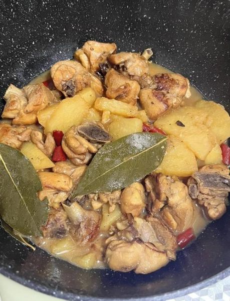 鸡腿炖土豆的家常做法步骤_鸡腿炖土豆怎么做好吃又入味-第1张图片-山城妙识