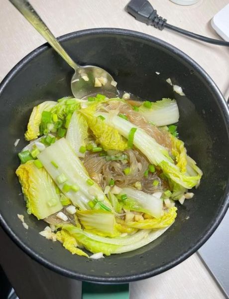 洋白菜粉丝怎么炒好吃窍门_洋白菜炒粉丝要不要焯水-第2张图片-山城妙识