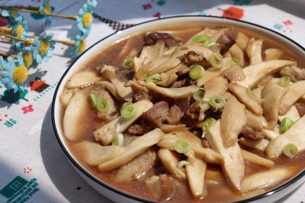 炒鸡腿菇怎么做好吃_鸡腿菇的家常做法大全-第2张图片-山城妙识