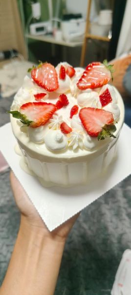 草莓蛋糕图片高清_如何拍出奶油质感-第1张图片-山城妙识