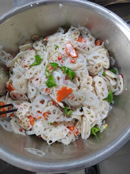 凉拌莲菜怎么做才脆爽_莲菜焯水几分钟才合适-第2张图片-山城妙识