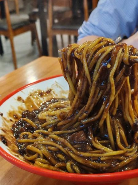 韩国炸酱面怎么做_正宗韩式炸酱面配方-第1张图片-山城妙识