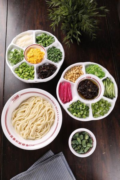 老北京炸酱面八种菜码有哪些_正宗做法怎么选-第1张图片-山城妙识