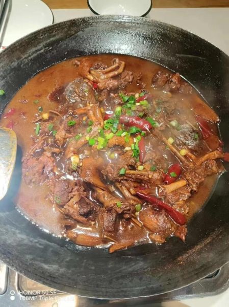 川味干锅鸭怎么做_正宗干锅鸭配方-第1张图片-山城妙识