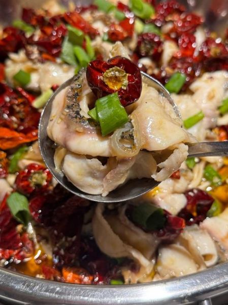 炝锅鱼怎么做才正宗_炝锅鱼最正宗的做法-第1张图片-山城妙识