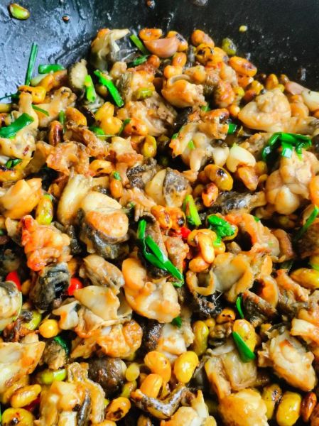 田鸡炒什么配菜好吃_田鸡炒什么配菜最香-第1张图片-山城妙识