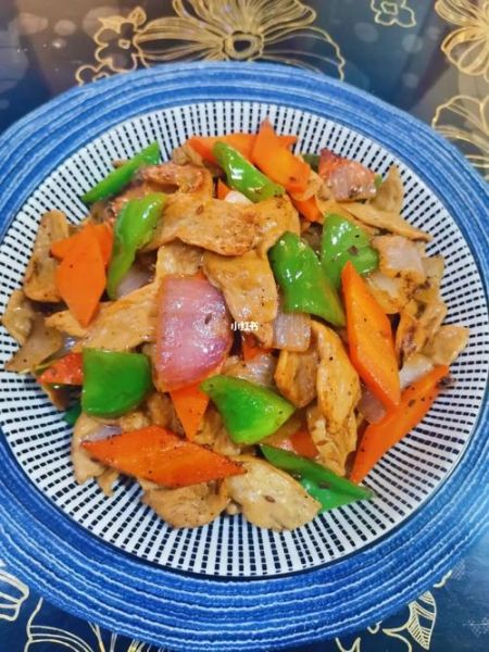 素鸡翅怎么炒好吃_素鸡翅和什么搭配炒-第1张图片-山城妙识