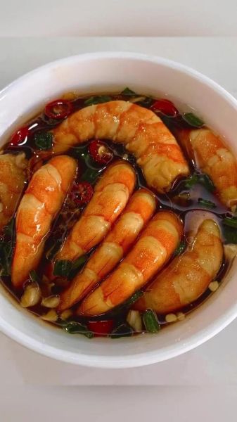 白灼虾怎么摆盘好看_白灼虾摆盘技巧-第3张图片-山城妙识