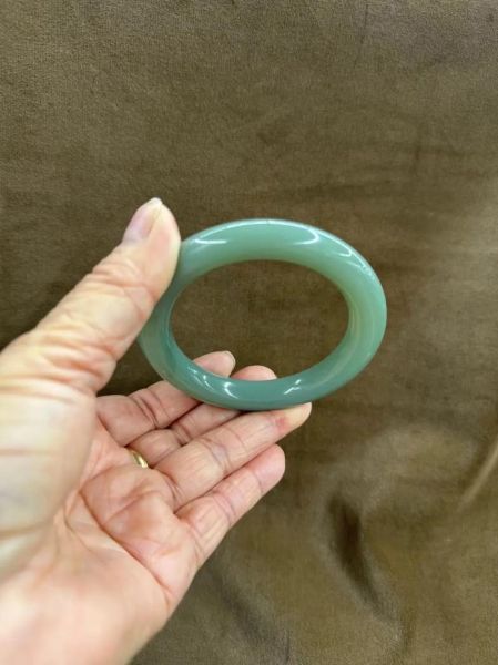 鸭蛋青是什么颜色_鸭蛋青和田玉值钱吗-第2张图片-山城妙识