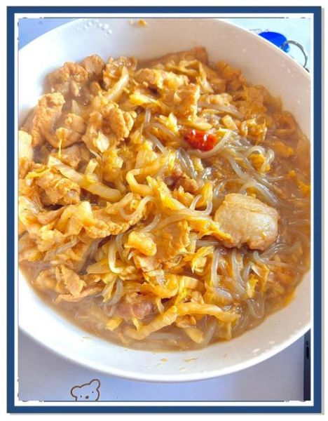 东北酸菜炖粉条怎么做_酸菜炖粉条用不用焯水-第1张图片-山城妙识