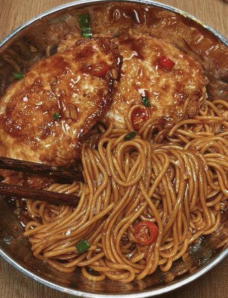 荷包蛋面条怎么煮_荷包蛋面条的家常做法-第1张图片-山城妙识