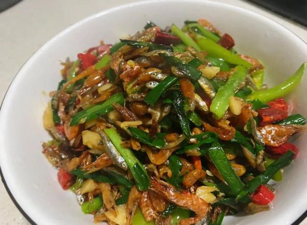 小河虾和什么炒最搭配_小河虾炒韭菜鸡蛋怎么做-第2张图片-山城妙识 小河虾和什么炒最搭配_小河虾炒韭菜鸡蛋怎么做-第2张图片-山城妙识