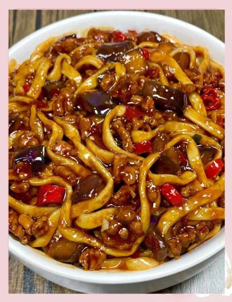 茄子卤子面条怎么做_茄子卤子面条家常做法-第1张图片-山城妙识