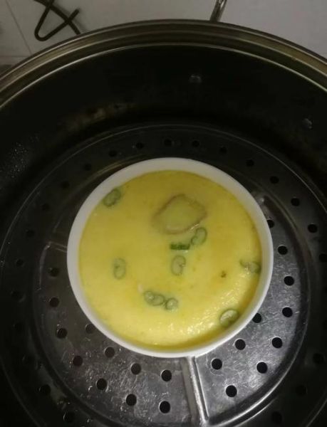 农村酒席鸡蛋糕怎么做_鸡蛋糕蒸多久才松软-第3张图片-山城妙识