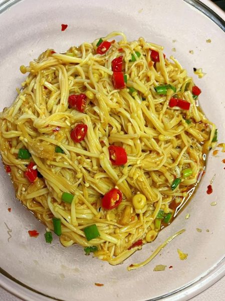 金针菇凉拌怎么做好吃_金针菇凉拌要不要焯水-第1张图片-山城妙识