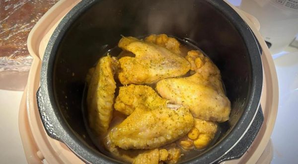 电饭煲盐焗鸡翅怎么做_盐焗鸡翅电饭煲做法-第2张图片-山城妙识