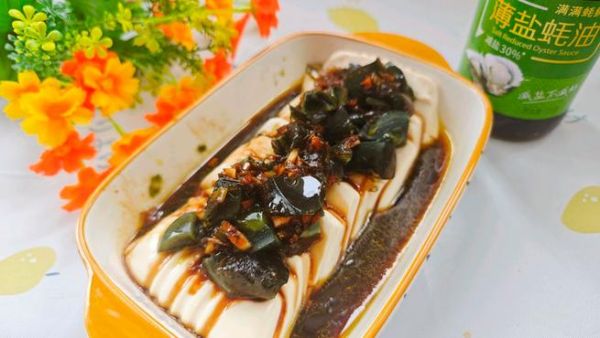 皮蛋豆腐怎么做才正宗_皮蛋豆腐酱汁怎么调-第3张图片-山城妙识