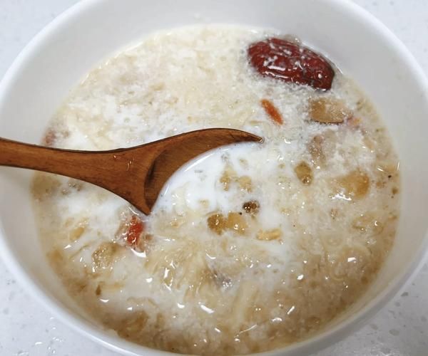 银耳怎么煮容易出胶_银耳出胶的正确方法-第2张图片-山城妙识