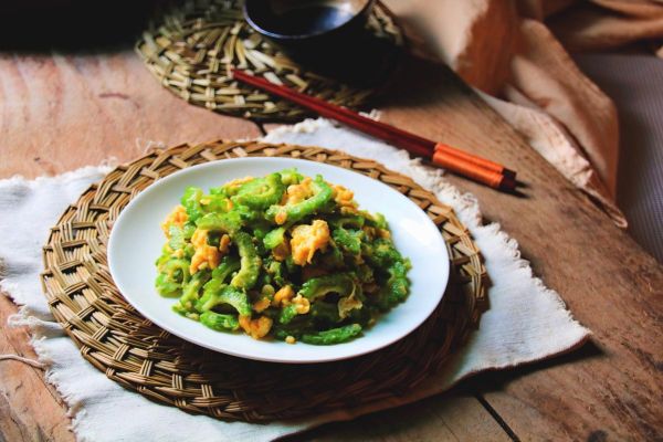 苦瓜炒蛋为什么不能吃_苦瓜炒蛋的危害-第1张图片-山城妙识