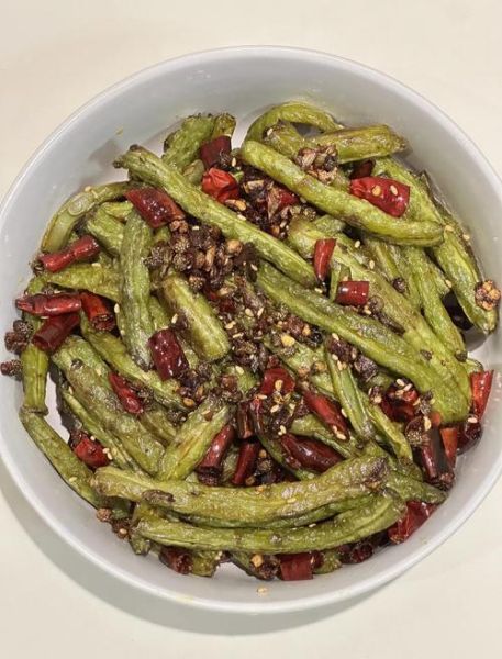 饭店素干煸豆角怎么做_素干煸豆角不糊锅技巧-第2张图片-山城妙识