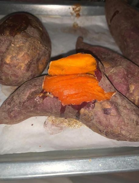 家用烤箱烤红薯怎么烤才好吃_烤红薯温度和时间多少合适-第1张图片-山城妙识