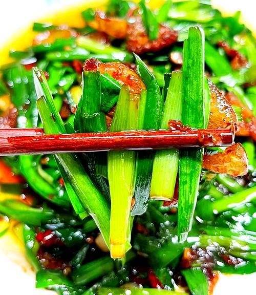 韭菜花炒肉怎么炒才嫩_韭菜花炒肉用哪个部位-第1张图片-山城妙识 韭菜花炒肉怎么炒才嫩_韭菜花炒肉用哪个部位-第1张图片-山城妙识