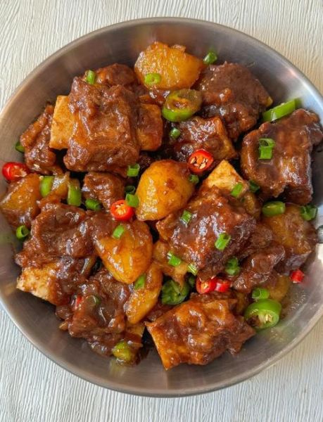 土豆烧排骨怎么做才入味_土豆烧排骨焯水还是不焯水-第1张图片-山城妙识