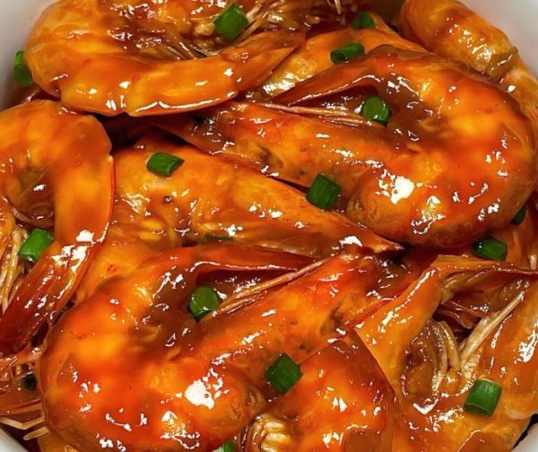 油焖大虾怎么处理活虾_活虾去虾线技巧-第3张图片-山城妙识