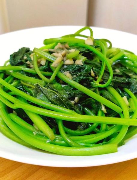 红薯叶怎么炒好吃又嫩_红薯叶炒几分钟才熟-第1张图片-山城妙识