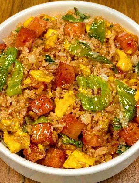 家常蛋炒饭怎么做好吃又简单_蛋炒饭先炒蛋还是先炒饭-第1张图片-山城妙识