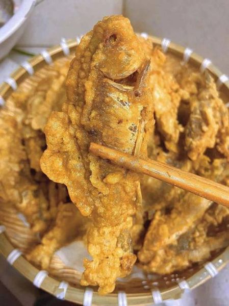 炸鱼是沾干面还是挂面糊_哪个更酥脆-第1张图片-山城妙识