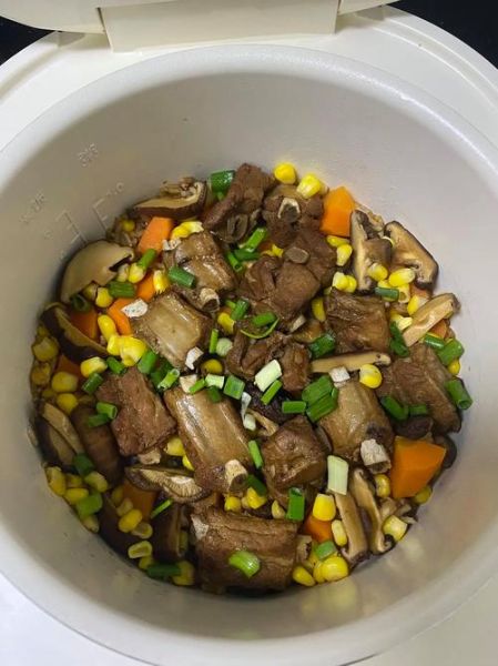 电饭煲排骨饭怎么做_排骨饭电饭煲视频教程-第1张图片-山城妙识 电饭煲排骨饭怎么做_排骨饭电饭煲视频教程-第1张图片-山城妙识