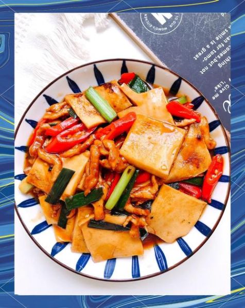 水豆腐炒肉怎么做_水豆腐炒肉的家常做法-第1张图片-山城妙识