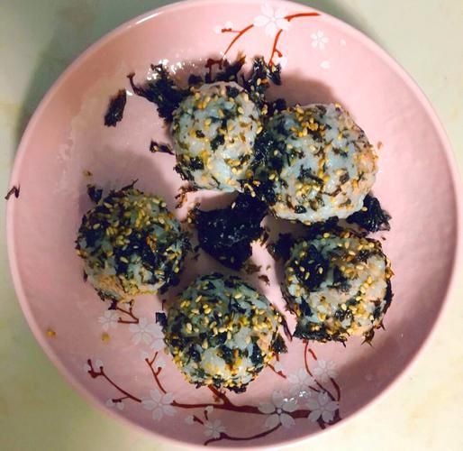 金枪鱼饭团怎么做_金枪鱼饭团用什么配料-第2张图片-山城妙识 金枪鱼饭团怎么做_金枪鱼饭团用什么配料-第2张图片-山城妙识