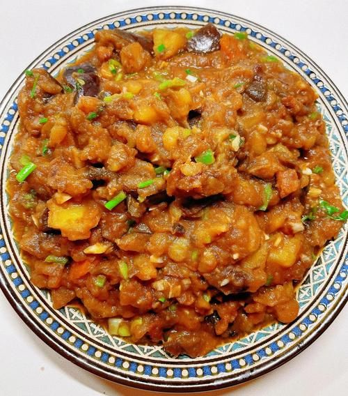 东北茄子炖土豆怎么做_茄子炖土豆用不用先炸-第1张图片-山城妙识 东北茄子炖土豆怎么做_茄子炖土豆用不用先炸-第1张图片-山城妙识