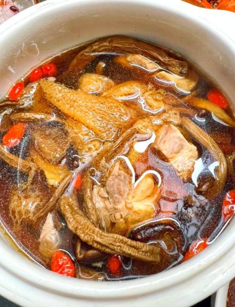 茶树菇排骨汤上火吗_适合体质与饮用禁忌-第1张图片-山城妙识