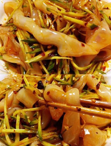 凉拌大拉皮怎么调好吃_大拉皮酱汁黄金比例-第1张图片-山城妙识